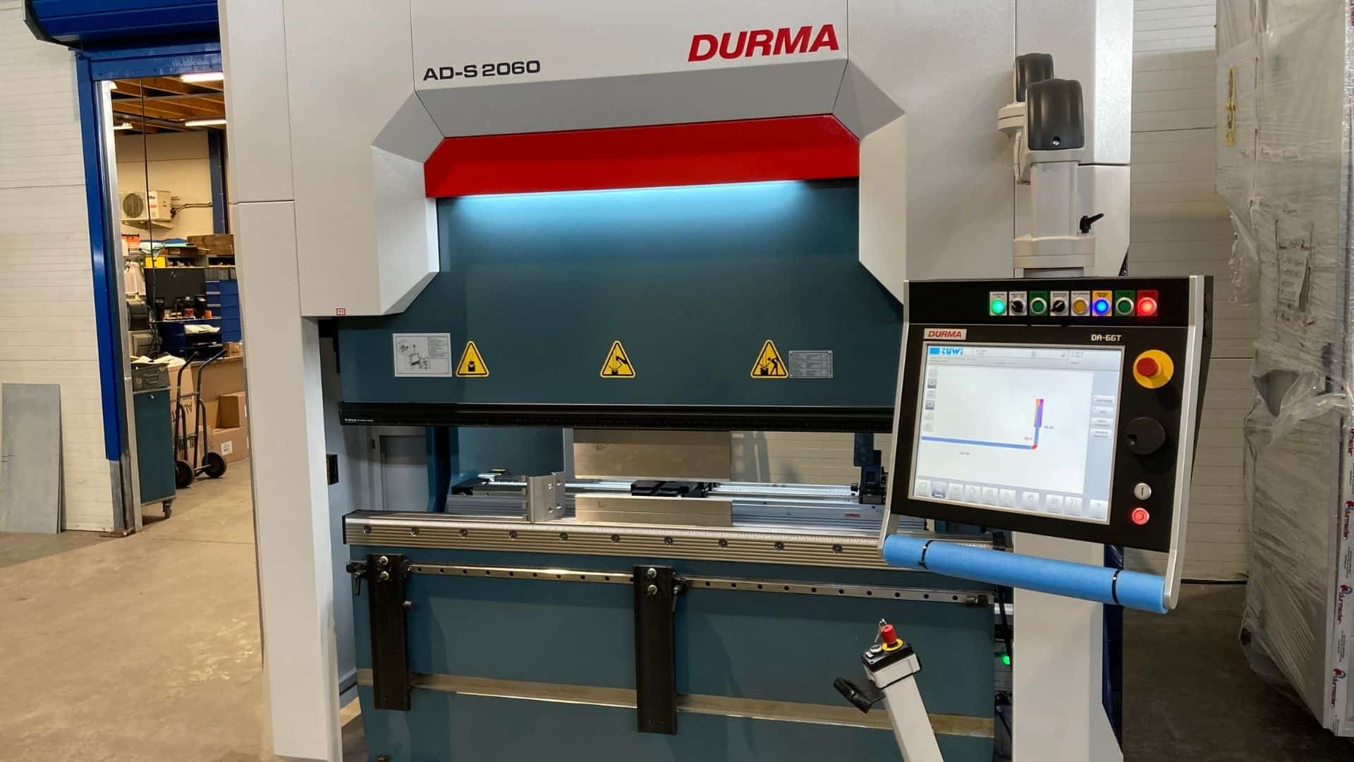 New CNC press brake - BOSCH Scharnieren